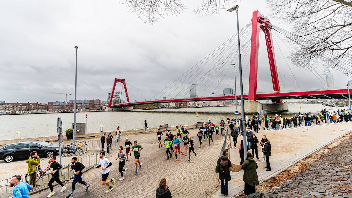 Het weerbericht van de DSW Bruggenloop Rotterdam zondag 8 december ...